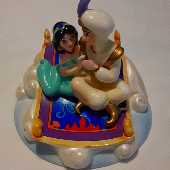 Disney | Accents | Hand Painted Aladdin And Jasmine Vintage Music Box ...